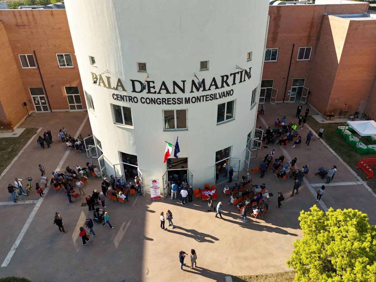 Pala "Dean Martin" / Luoghi / Vivere il comune / Comune di Montesilvano ...